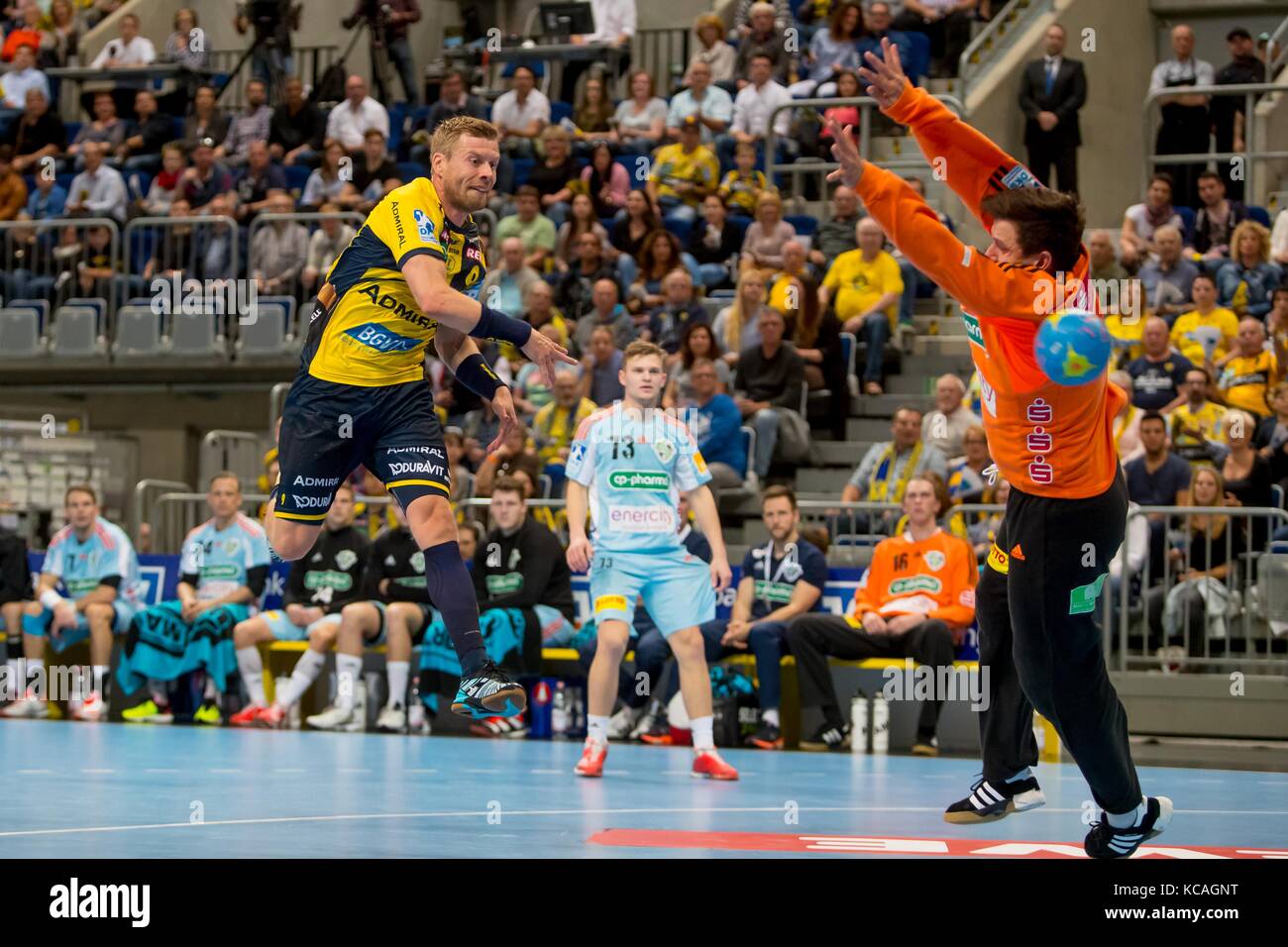 Mannheim, Deutschland. 03rd Oct, 2017. Gudjon Valur Sigurdsson/RNL ...