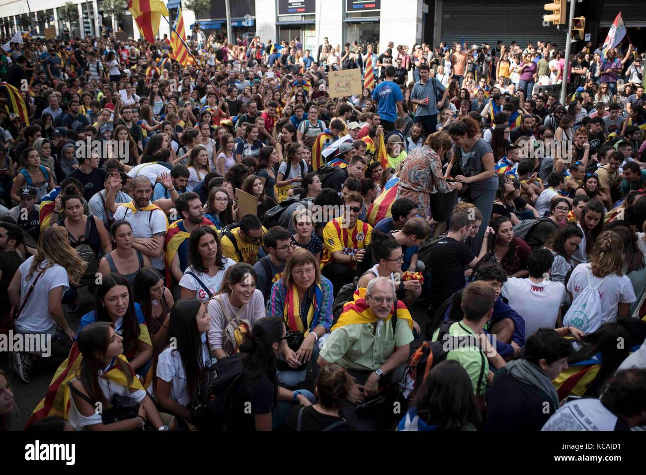 Barcelona, Spain. 02nd Oct, 2017. On October 3th, Barcelona, thousands ...