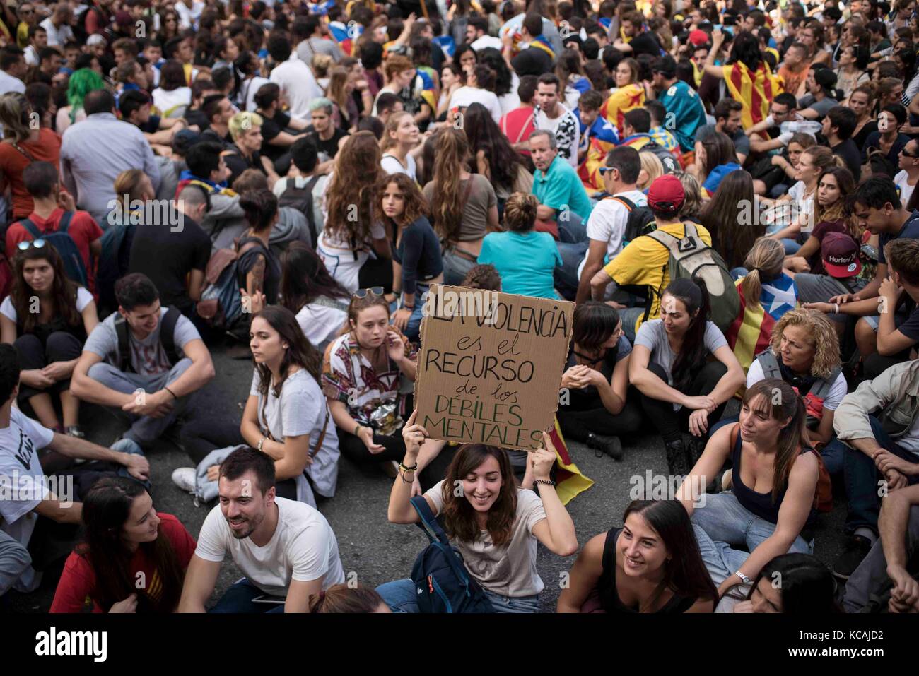 Barcelona, Spain. 02nd Oct, 2017. On October 3th, Barcelona, thousands ...