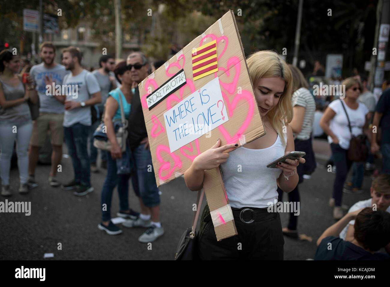 Barcelona, Spain. 02nd Oct, 2017. On October 3th, Barcelona, thousands ...