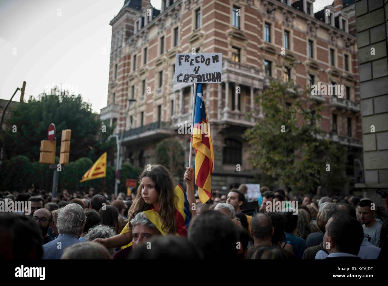 Barcelona, Spain. 02nd Oct, 2017. On October 3th, Barcelona, thousands ...