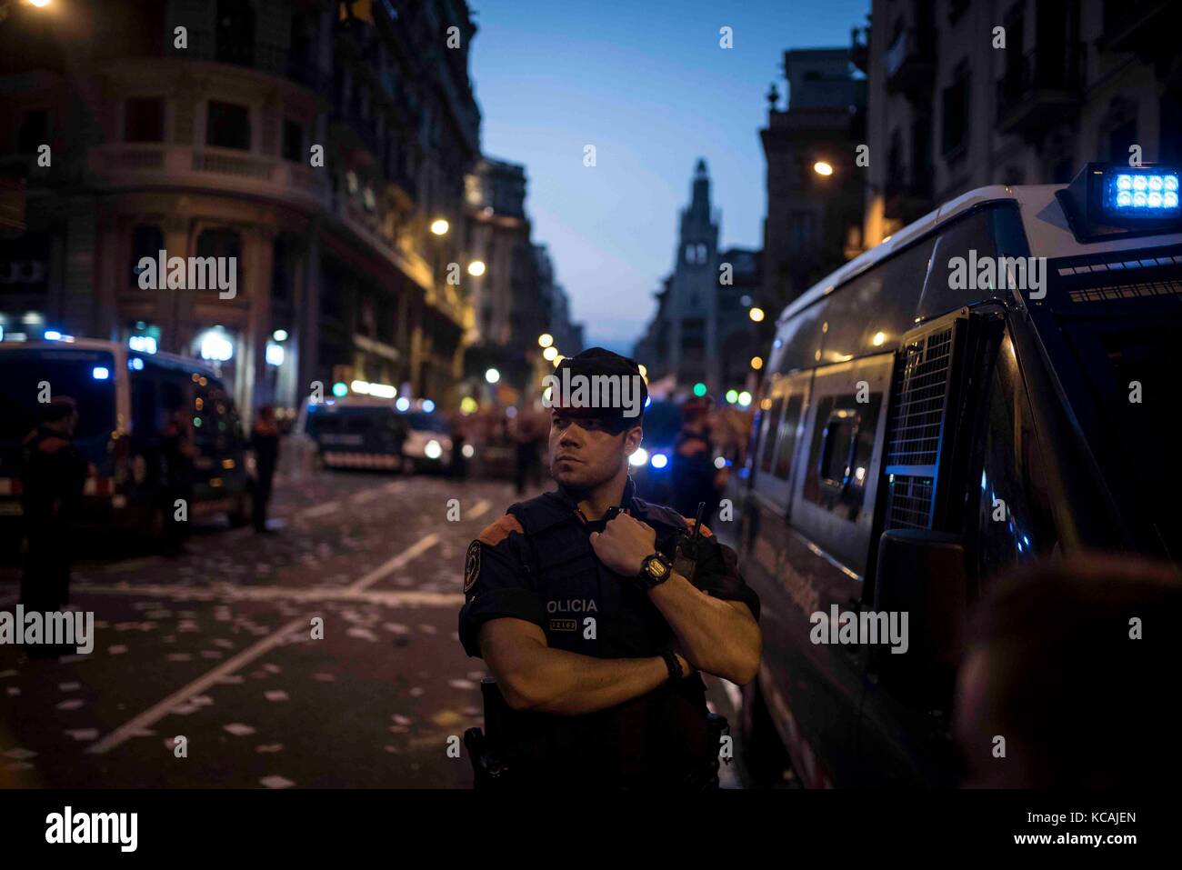 Barcelona, Spain. 02nd Oct, 2017. On October 3th, Barcelona, thousands ...