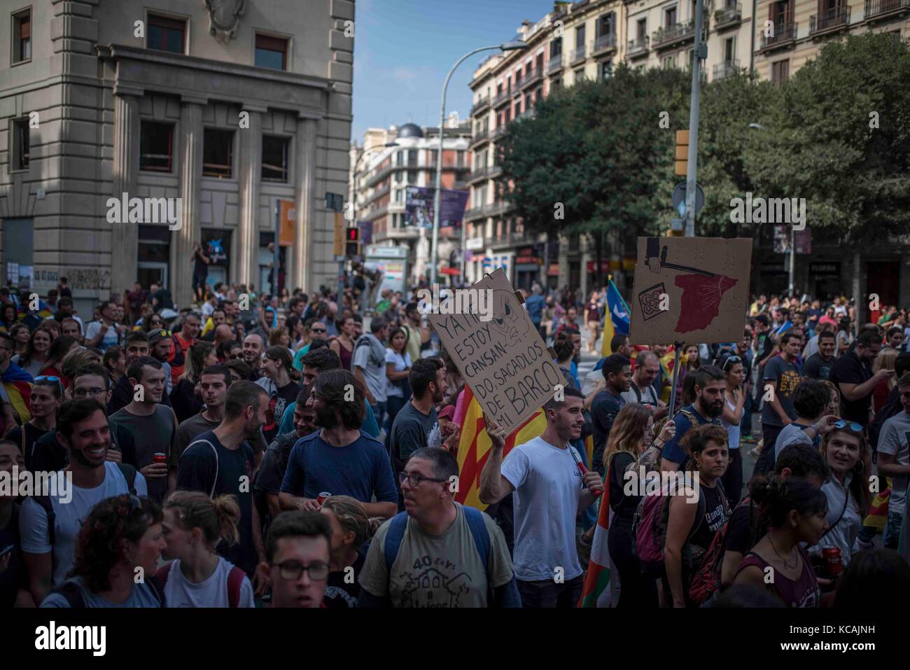 Barcelona, Spain. 02nd Oct, 2017. On October 3th, Barcelona, thousands ...