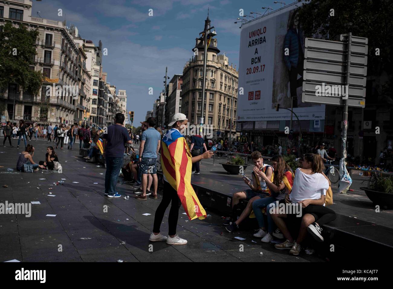 Barcelona, Spain. 02nd Oct, 2017. On October 3th, Barcelona, thousands ...