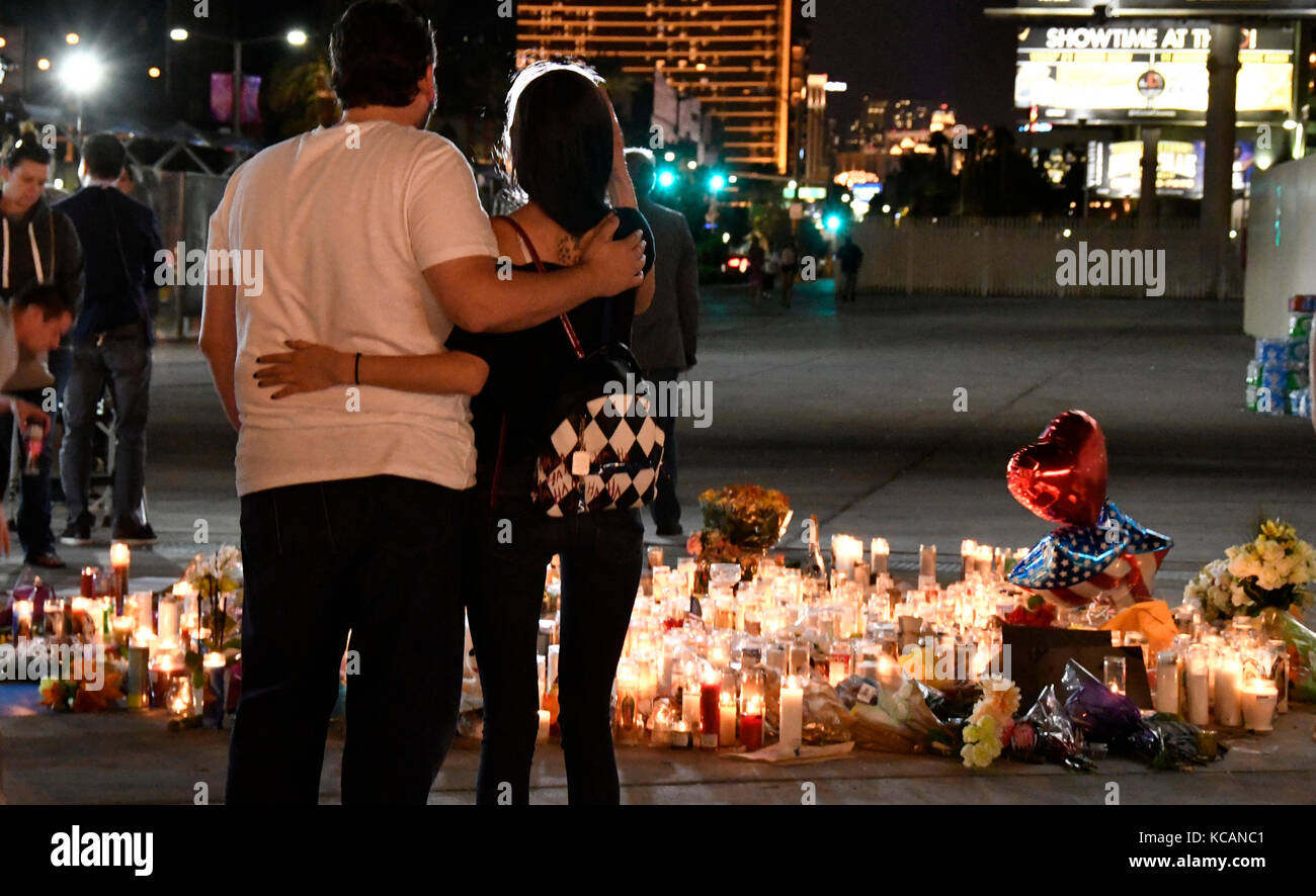 Las Vegas, USA. 3rd Oct, 2017. The shooting happen during day 3 of the ...