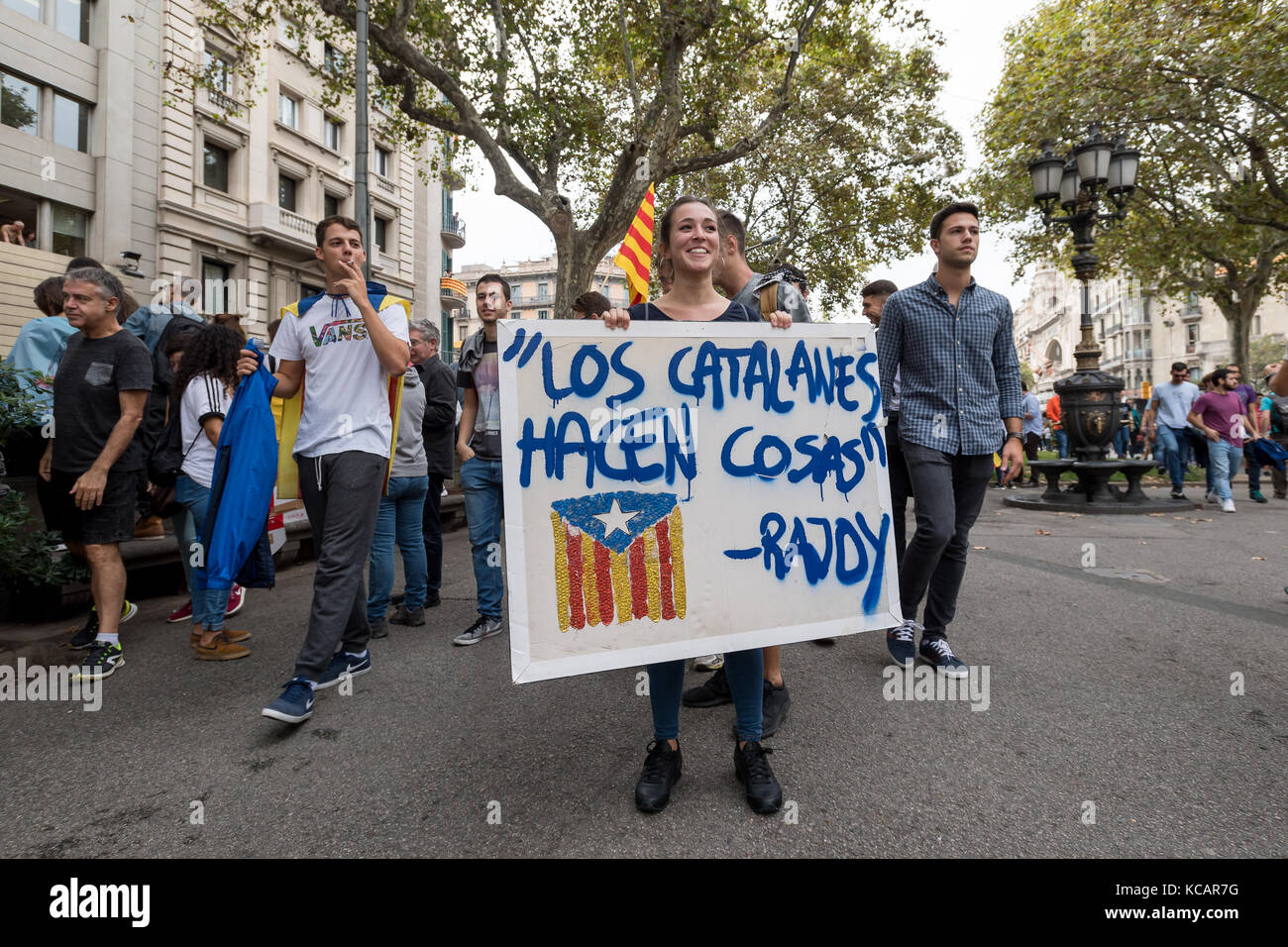 Barcelona, Spain. 03 October 2017. Firefighters, students and people ...