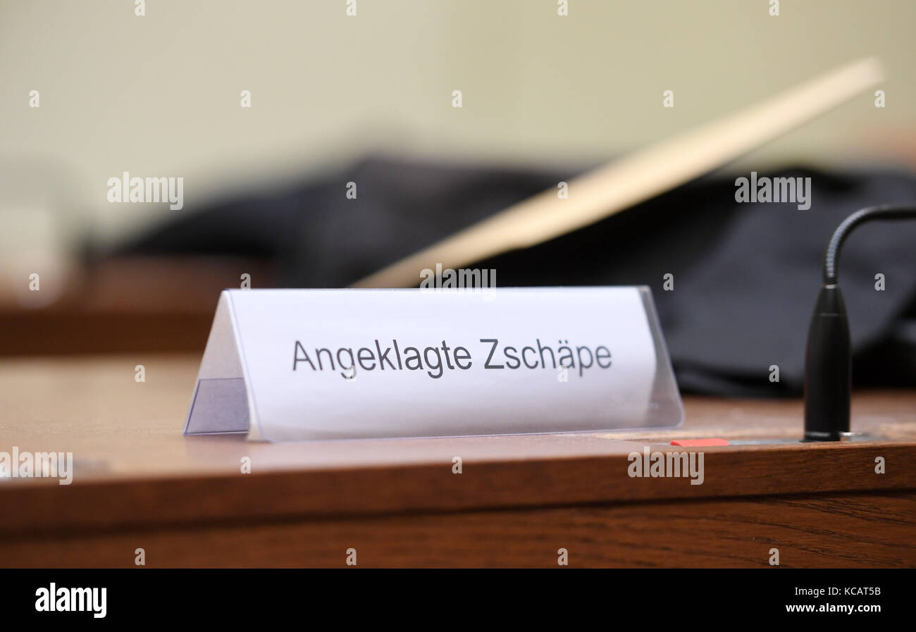 Munich, Germany. 4th October , 2017. A sign reads "Angeklagte Zschaepe ...
