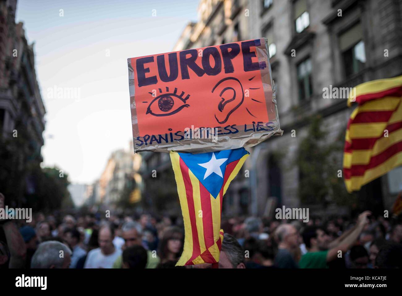 Barcelona, Spain. 02nd Oct, 2017. Thousands protest and strike over ...