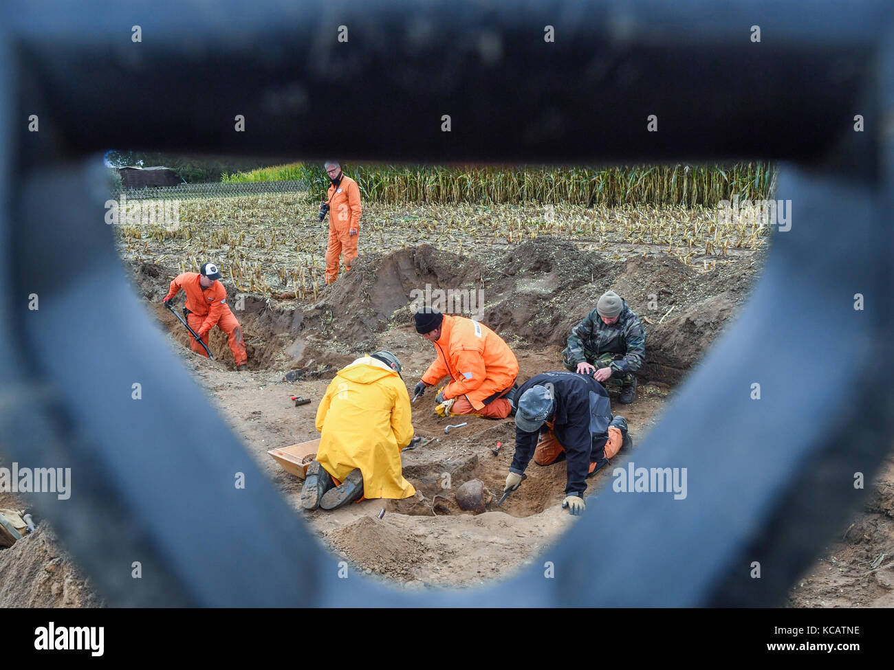 Ww2 trenches hi-res stock photography and images - Alamy