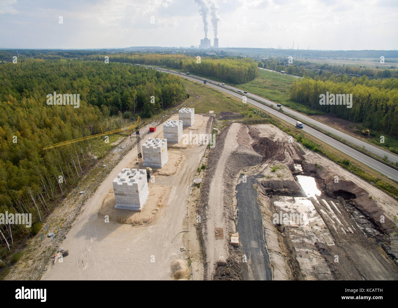 Boehlen, Germany. 21st Sep, 2017. Four concrete Testsaeulen (lit. test ...