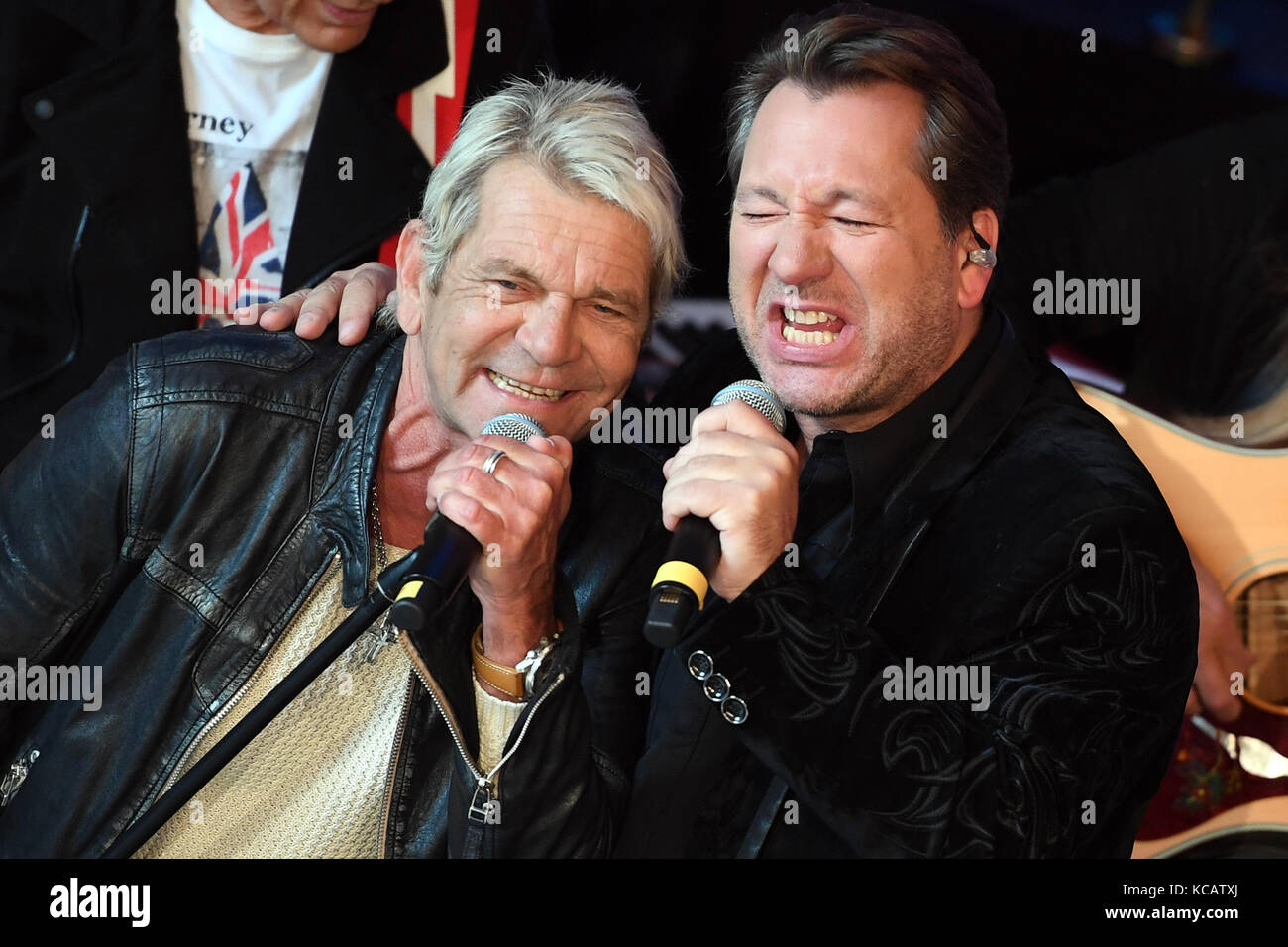 Matthias Reim (l-r) and Herbert Dreilich take part in a press ...