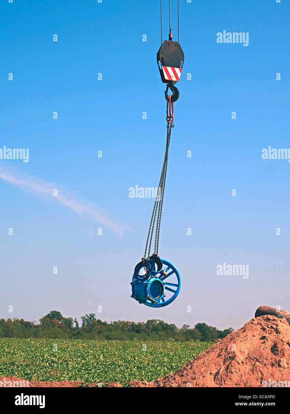 Crane lifting gate High Resolution Stock Photography and Images - Alamy