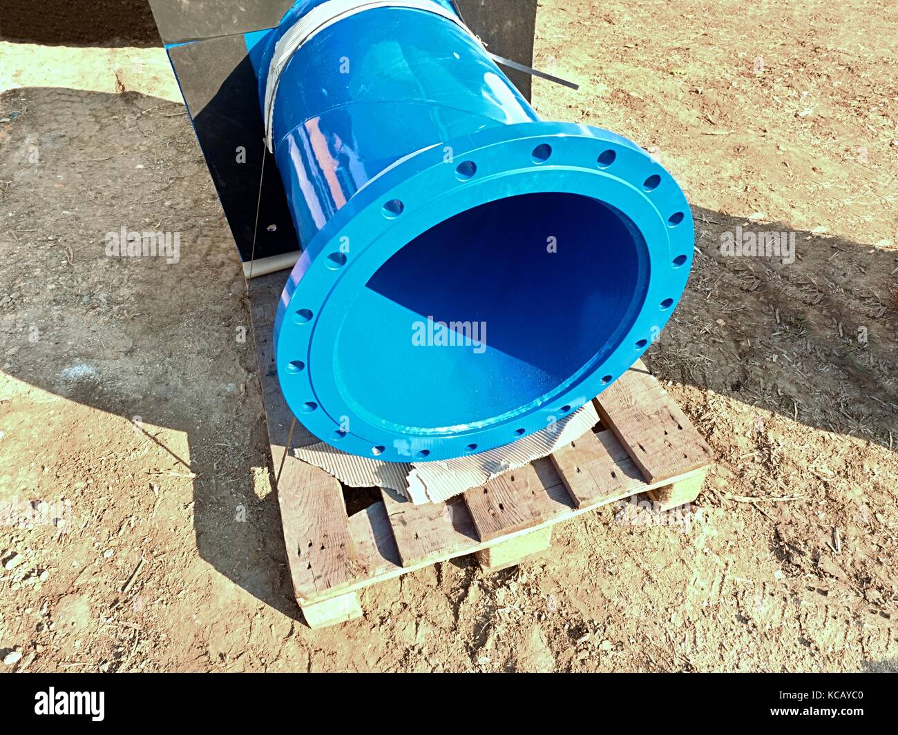 Detail of 500mm big new drink water joint unit with screws and nuts ...