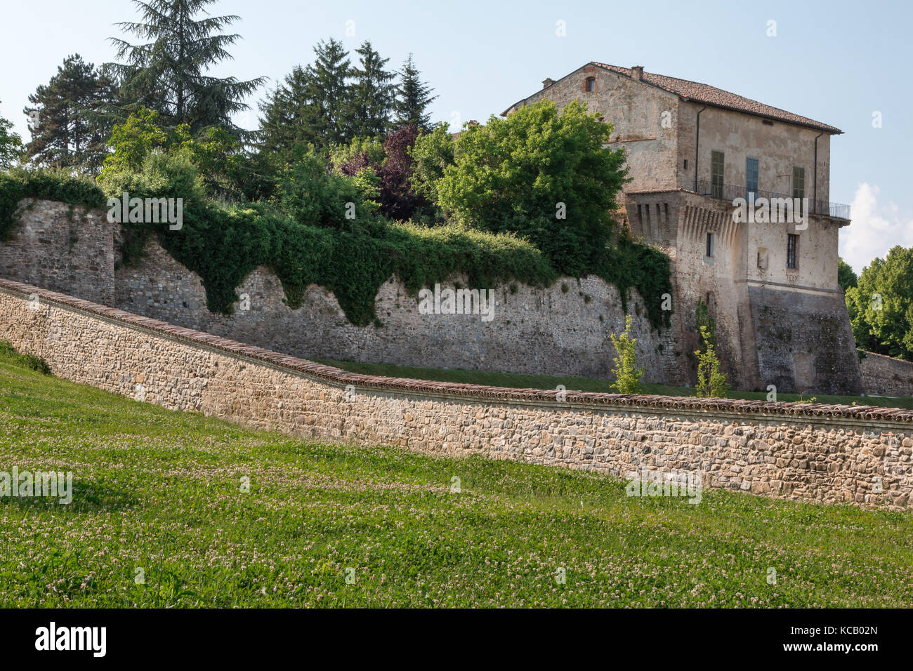 Antique Medieval Wall with Climbing Plants and House in Italy Street ...