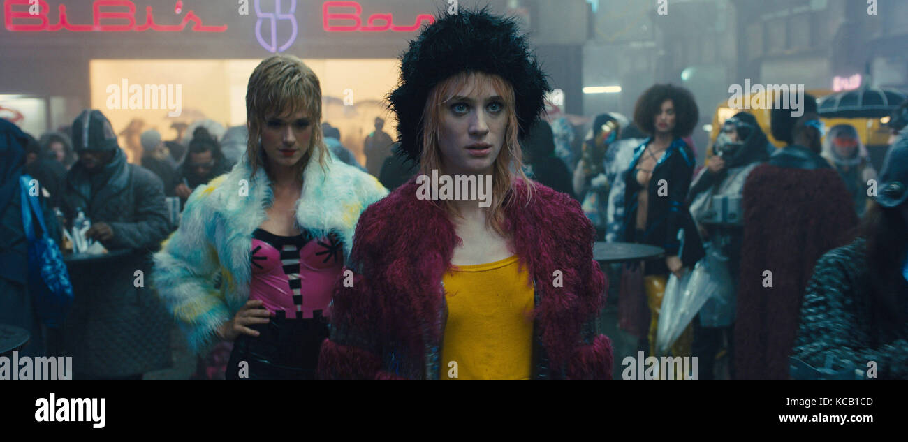 BLADE RUNNER 2049, Krista Kosonen (left of center), Mackenzie Davis ...