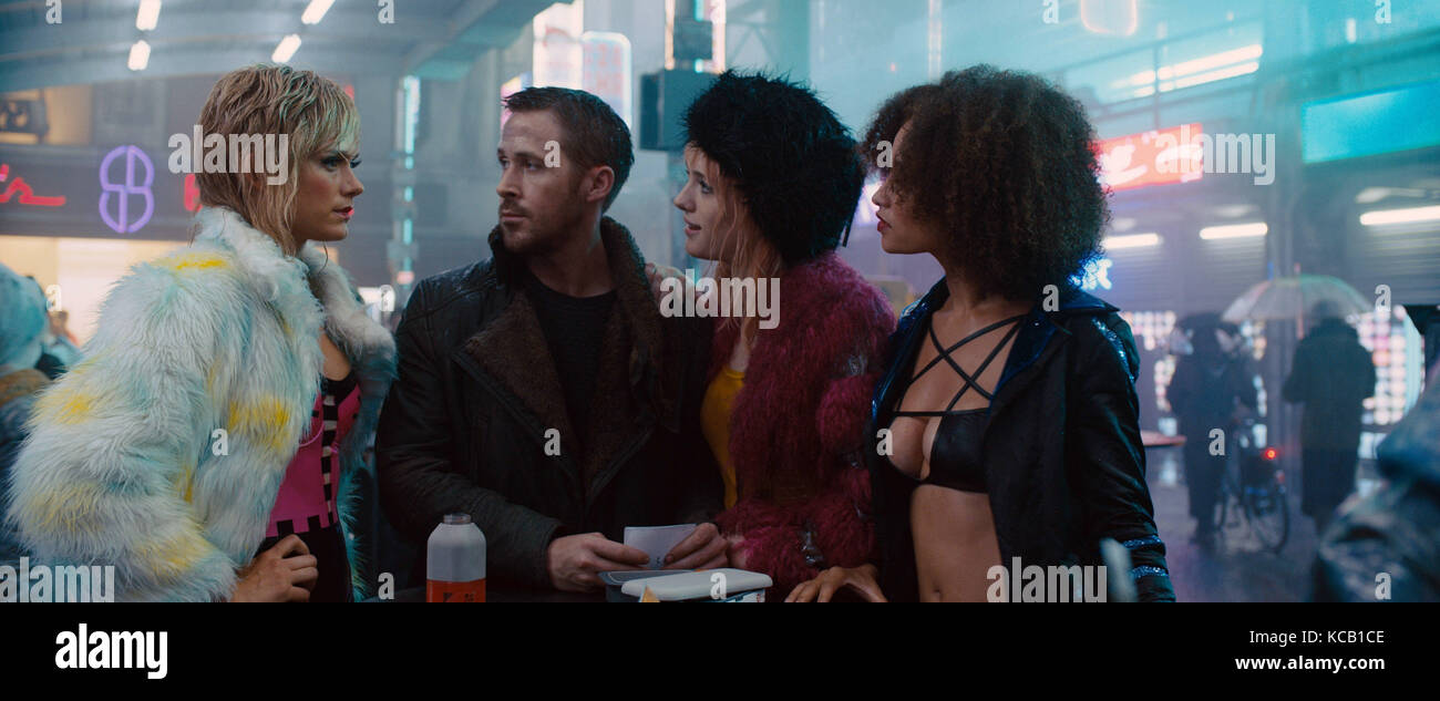BLADE RUNNER 2049, from left: Krista Kosonen, Ryan Gosling, Mackenzie ...