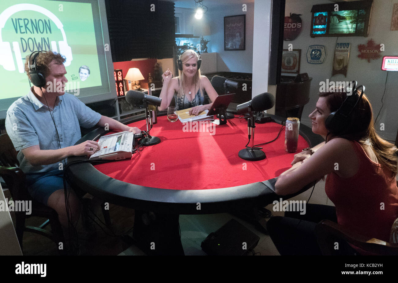 YOU'RE THE WORST, l-r: Todd Robert Anderson, Janet Varney, Aya Cash in ...