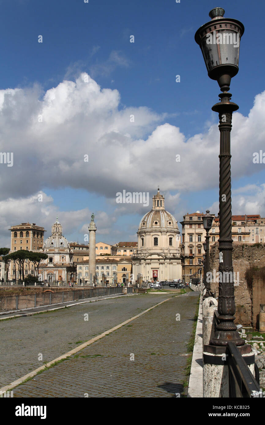 The Imperial Fora (Fori Imperiali in Italian) consist of a series of ...