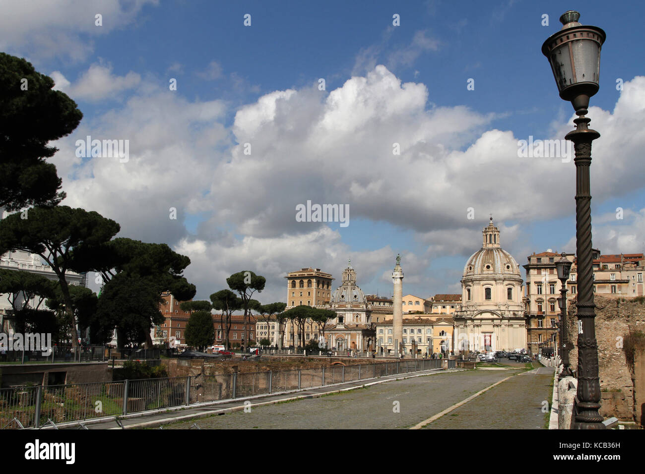 The Imperial Fora (Fori Imperiali in Italian) consist of a series of ...