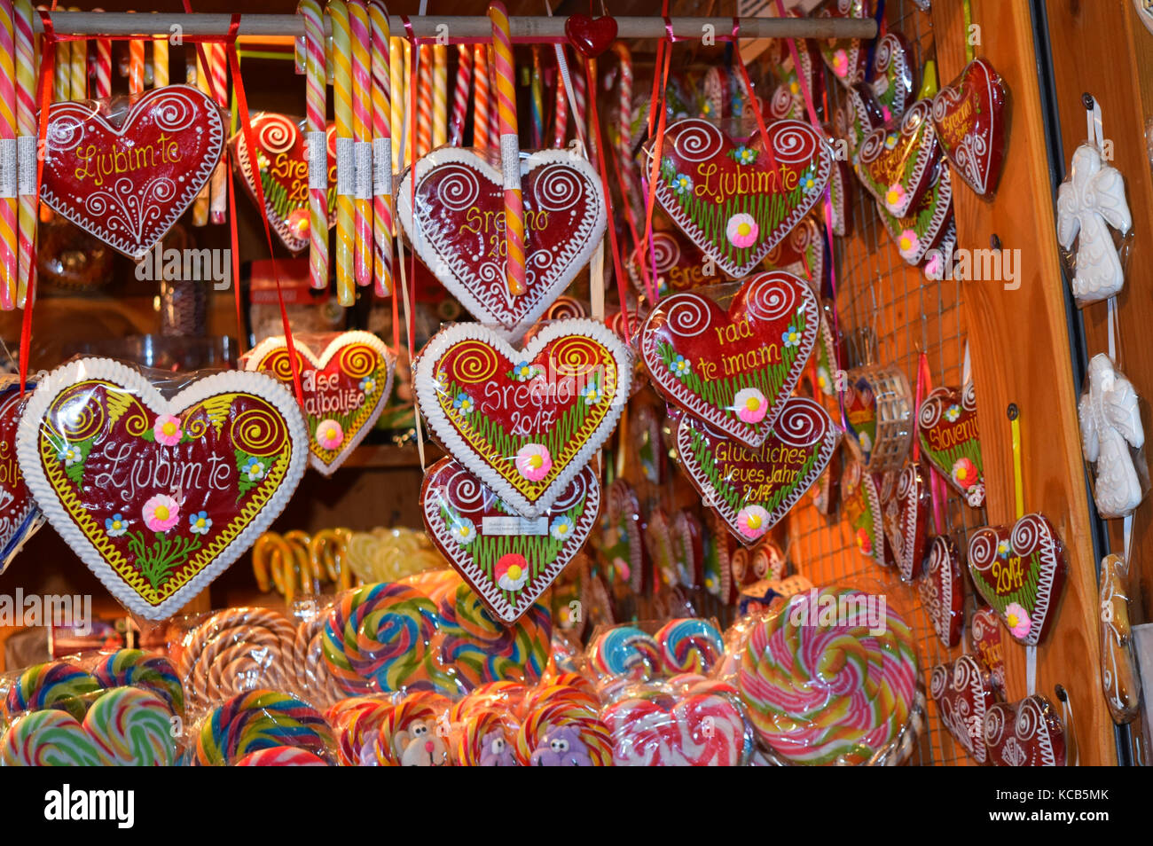 Souvenir stand vienna hi-res stock photography and images - Alamy