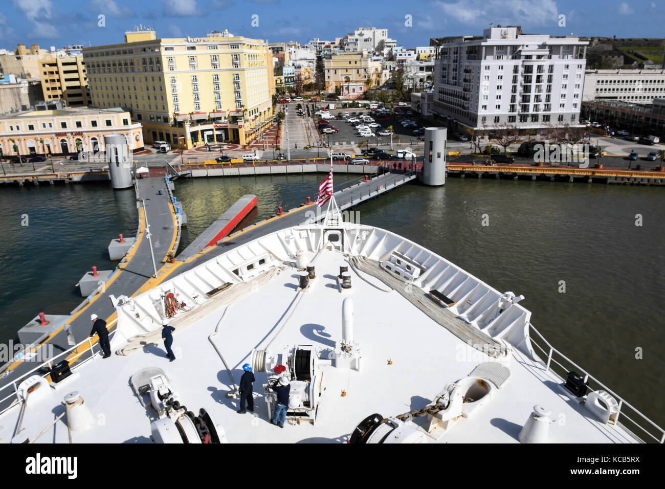 The Military Sealift Command hospital ship USNS Comfort (T-AH 20 ...