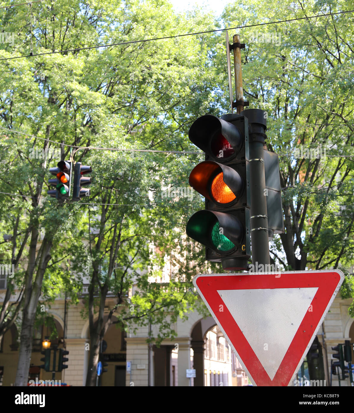 Traffic light two colors hi-res stock photography and images - Alamy