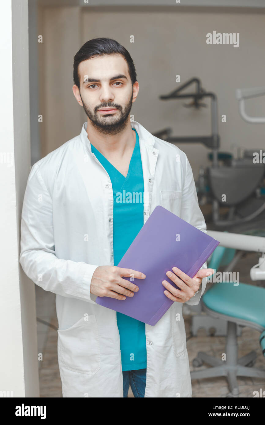Arabic doctor hi-res stock photography and images - Alamy
