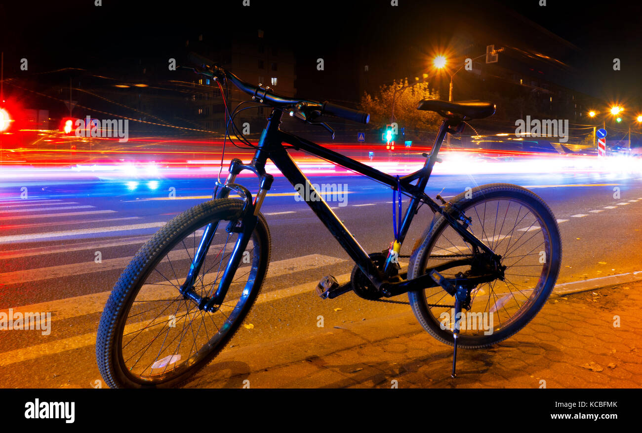 Cycling traffic lights night hi-res stock photography and images - Alamy