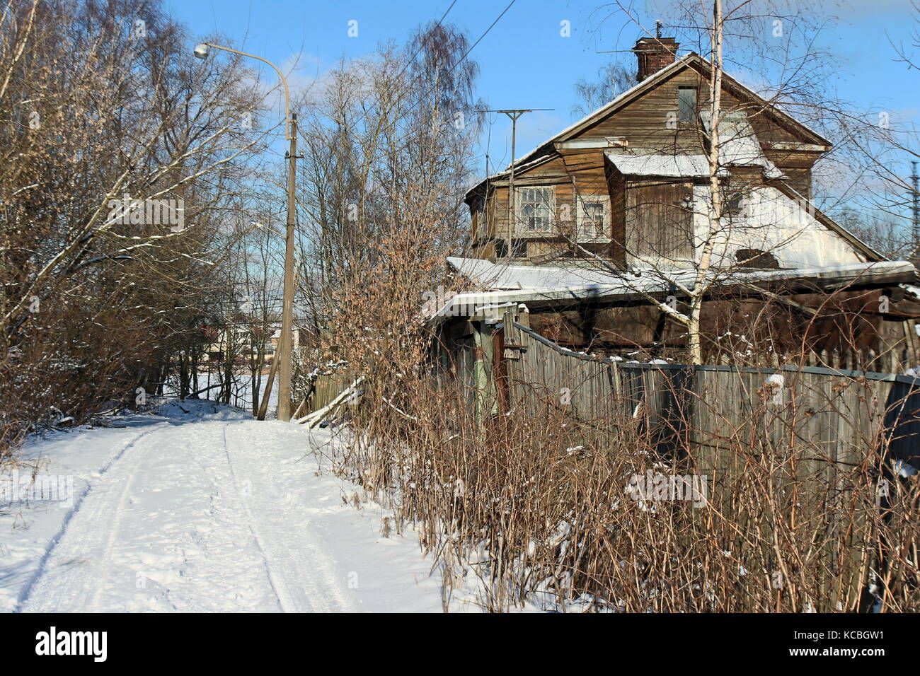 old farmhouse dull winter landscape Stock Photo - Alamy