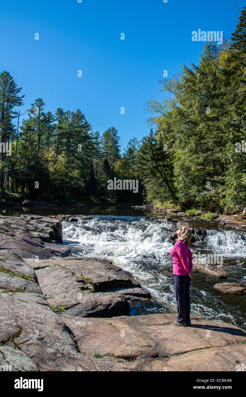 Ledge paths hi-res stock photography and images - Alamy