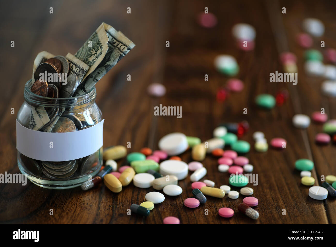 Different pill shapes and sizes hi-res stock photography and images - Alamy