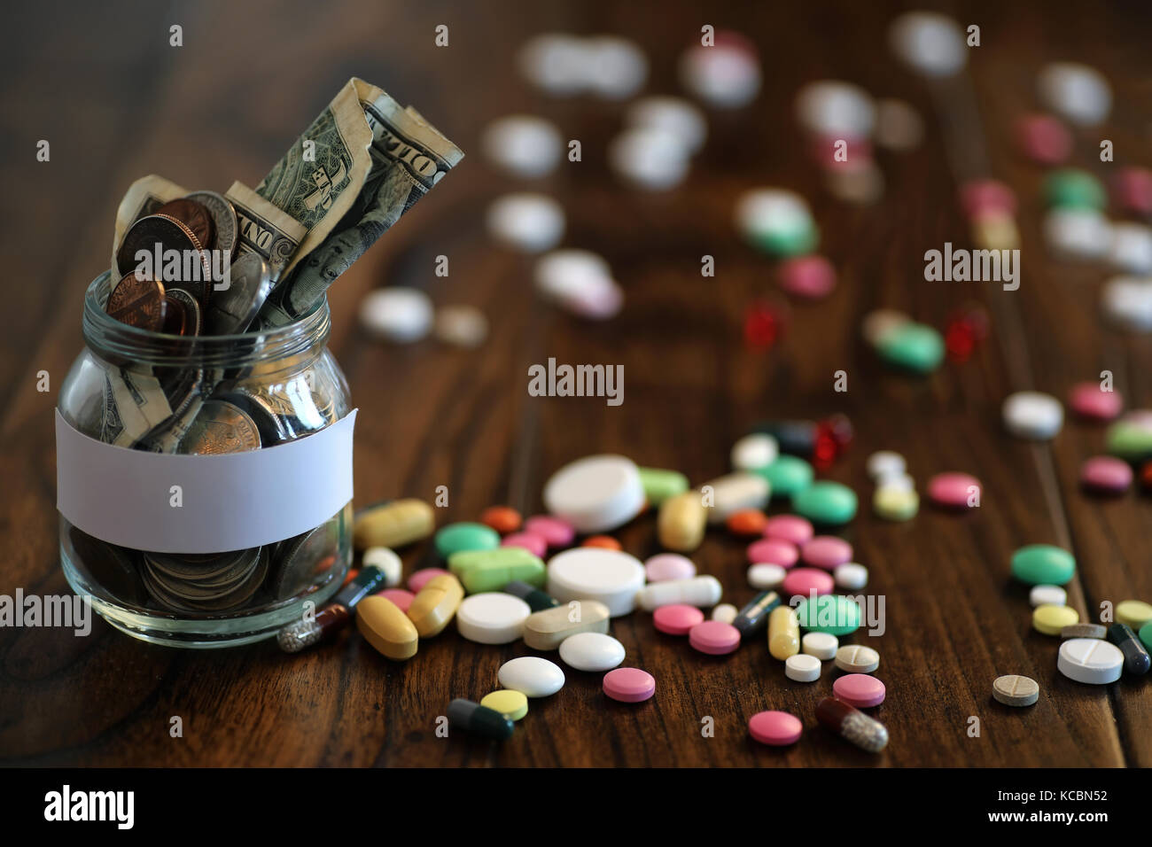 Different pill shapes and sizes hi-res stock photography and images - Alamy