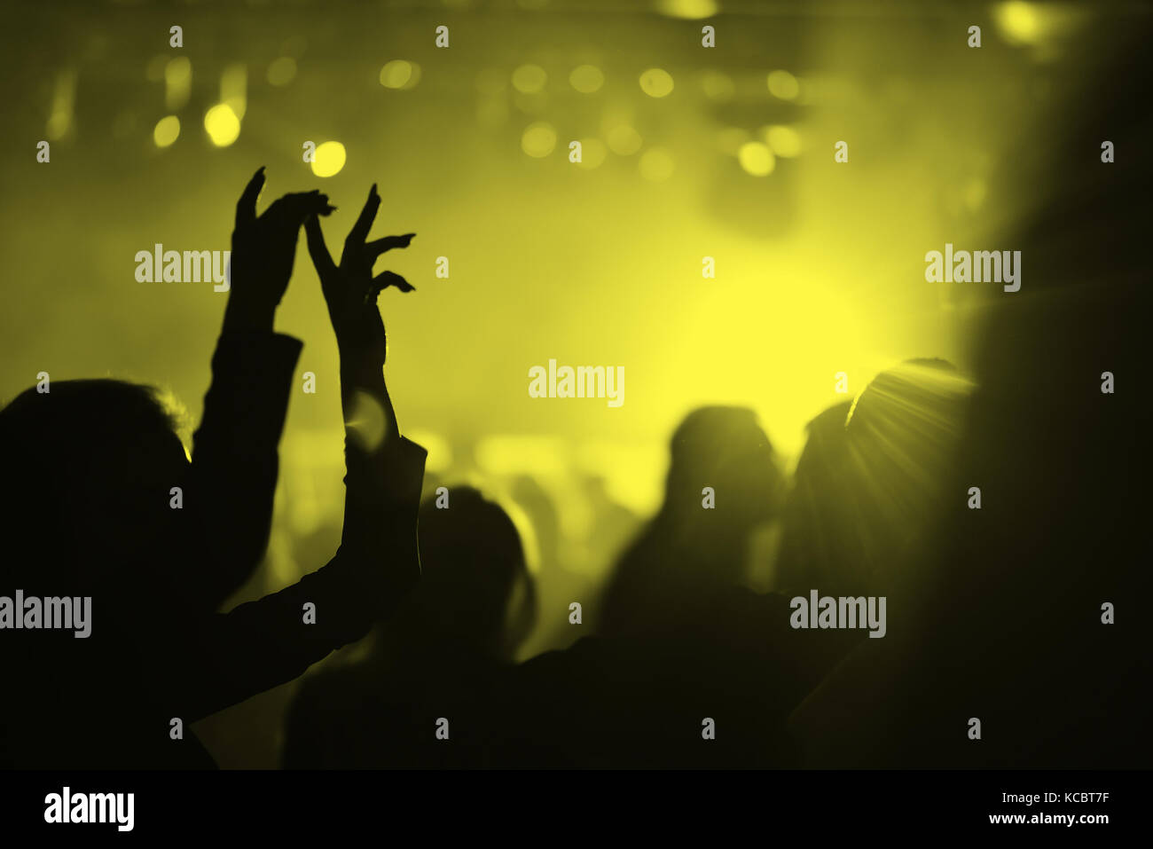 Hands up crowd bar hi-res stock photography and images - Alamy