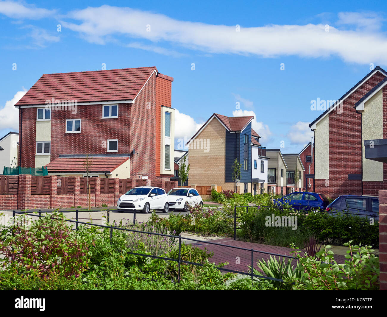 Newly built homes in a residential estate in England Stock Photo - Alamy