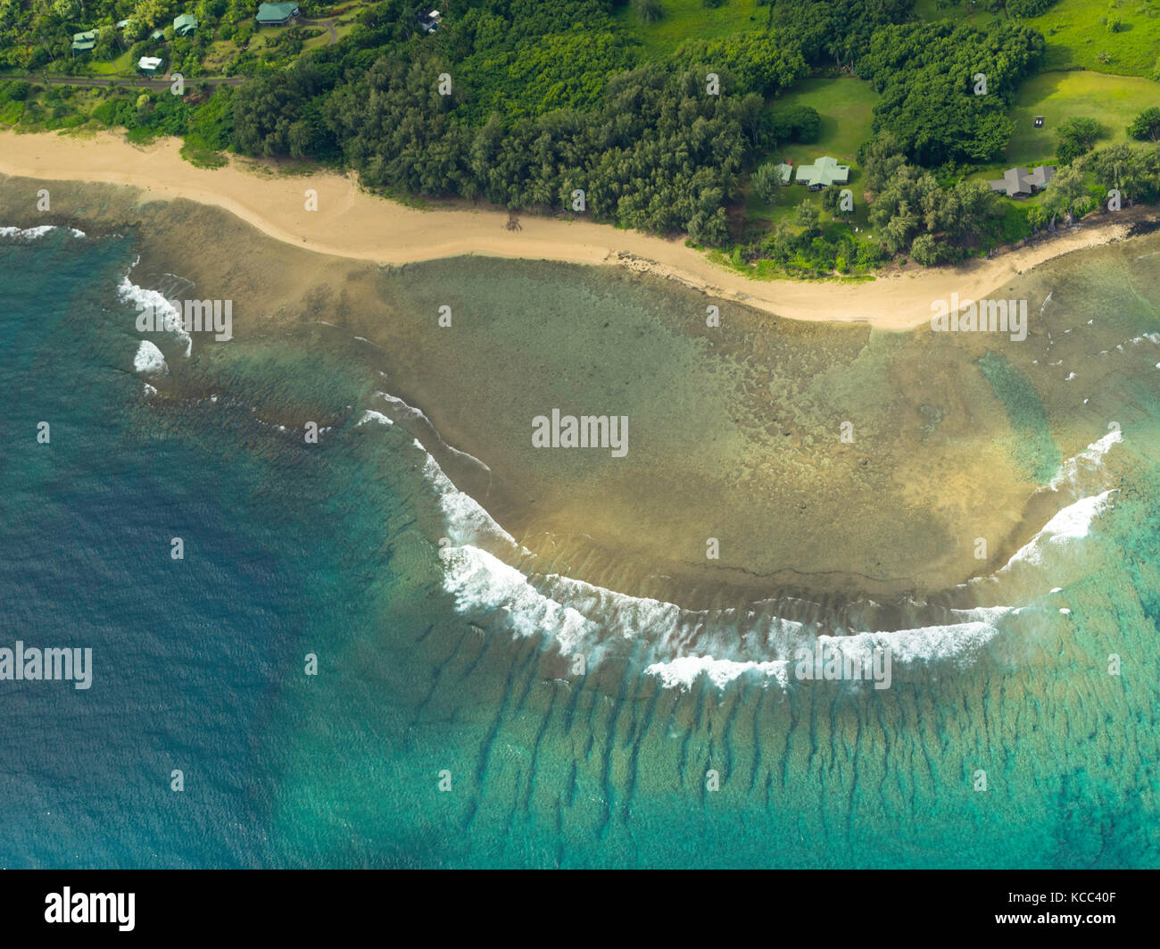 House on beach kauai hawaii hi-res stock photography and images - Alamy