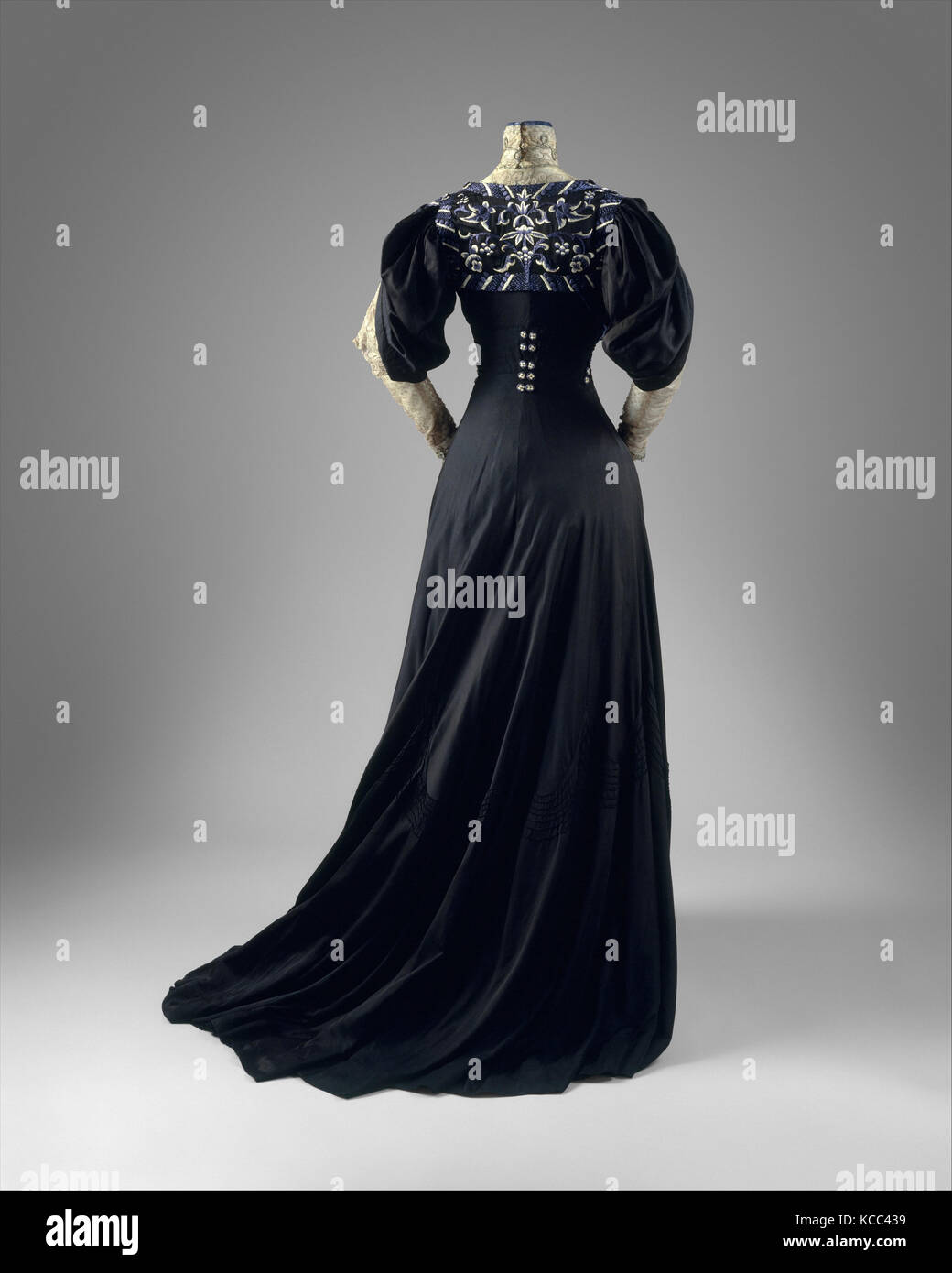 Dress, 1907, French, silk, In an ingenious fusion of Art Nouveau and ...