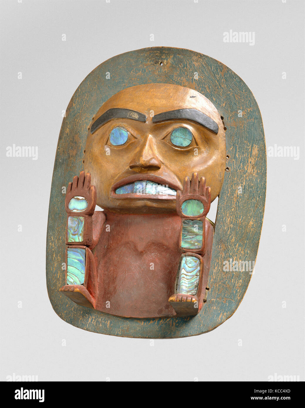 Tsimshian headdress frontlet hi-res stock photography and images - Alamy