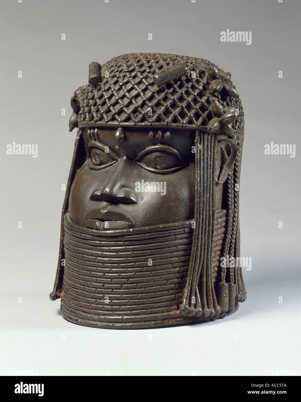 Oba of benin hi-res stock photography and images - Alamy