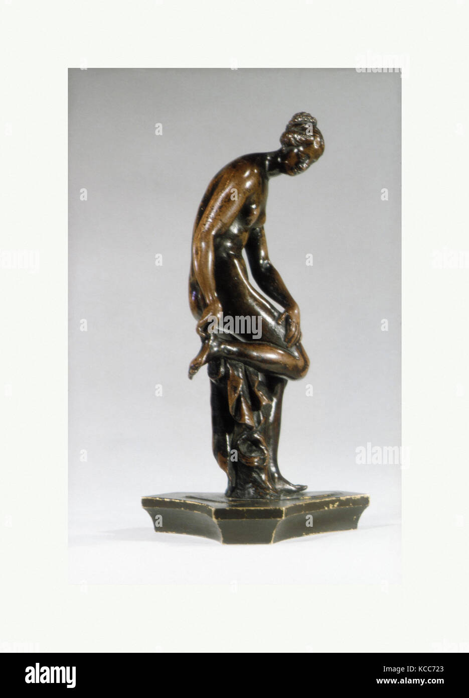 Bather sculpture hi-res stock photography and images - Alamy