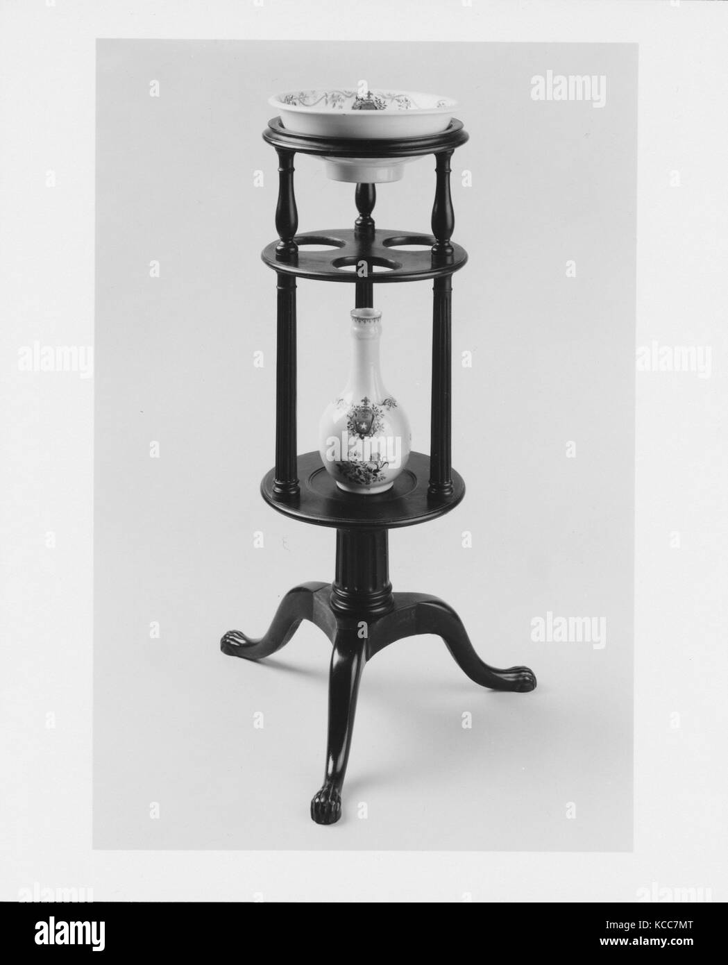 Porcelain made Black and White Stock Photos & Images - Alamy