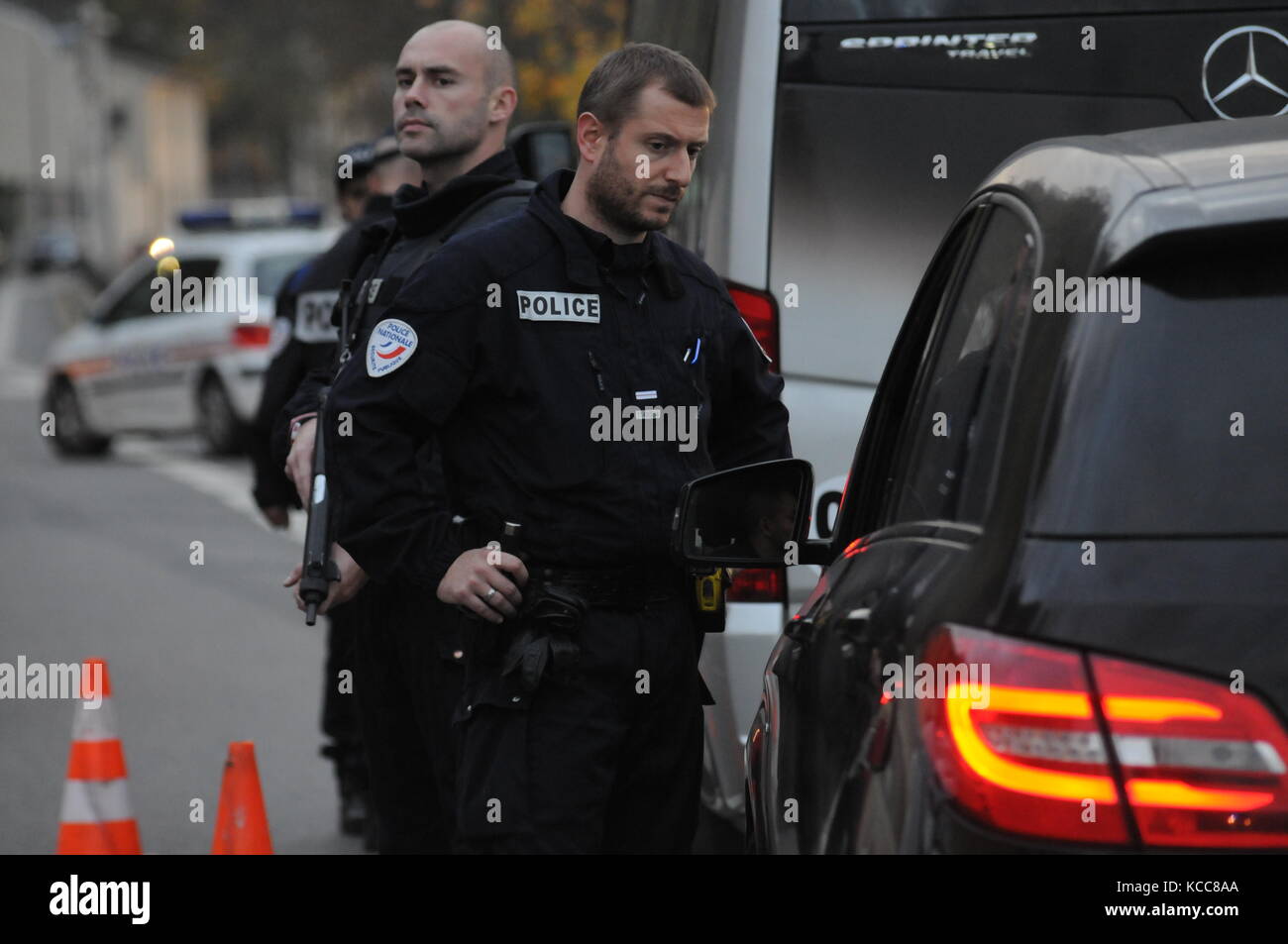 Armed French police officers take part to antiterrorist road control ...