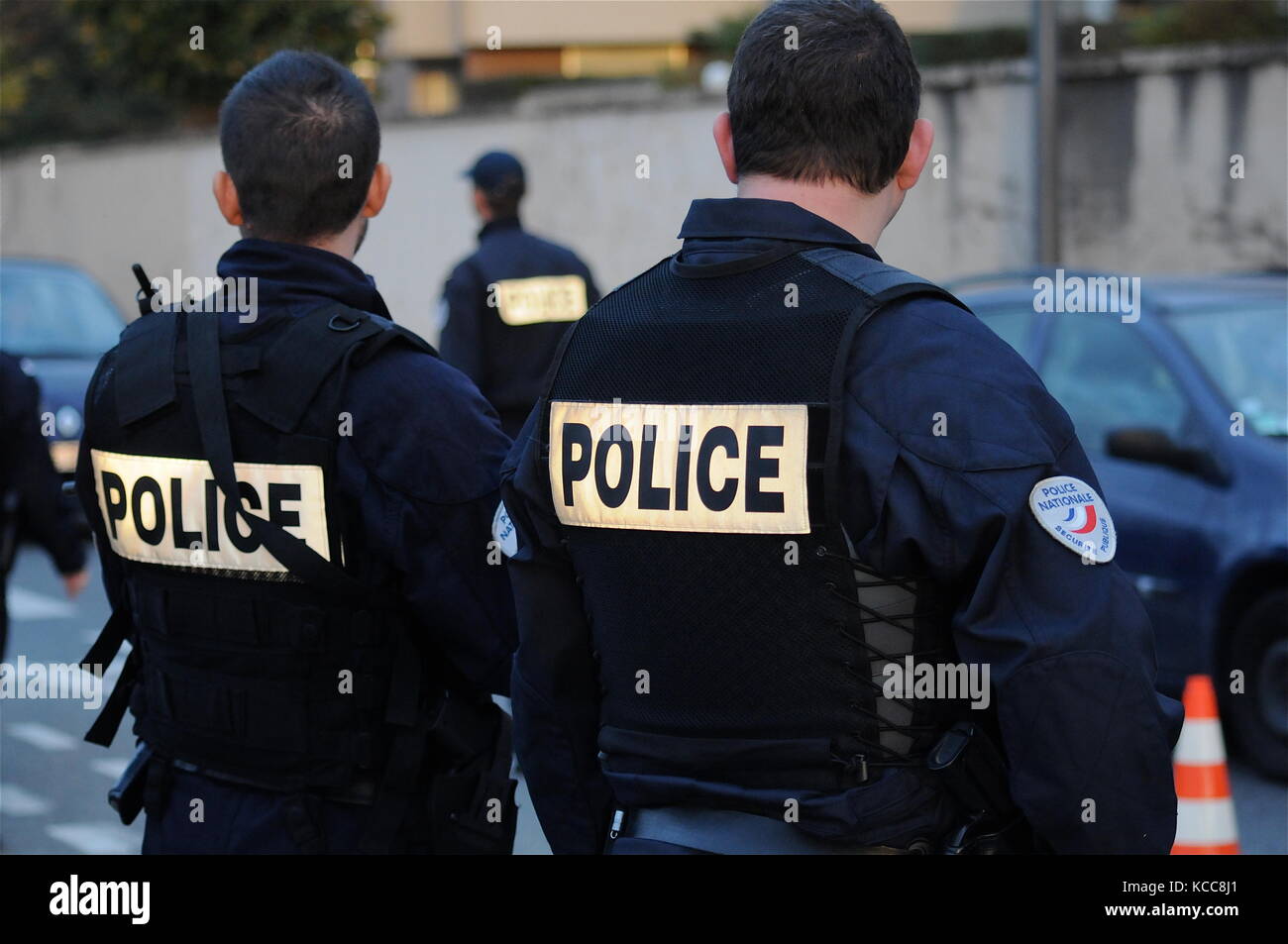Armed French police officers take part to antiterrorist road control ...