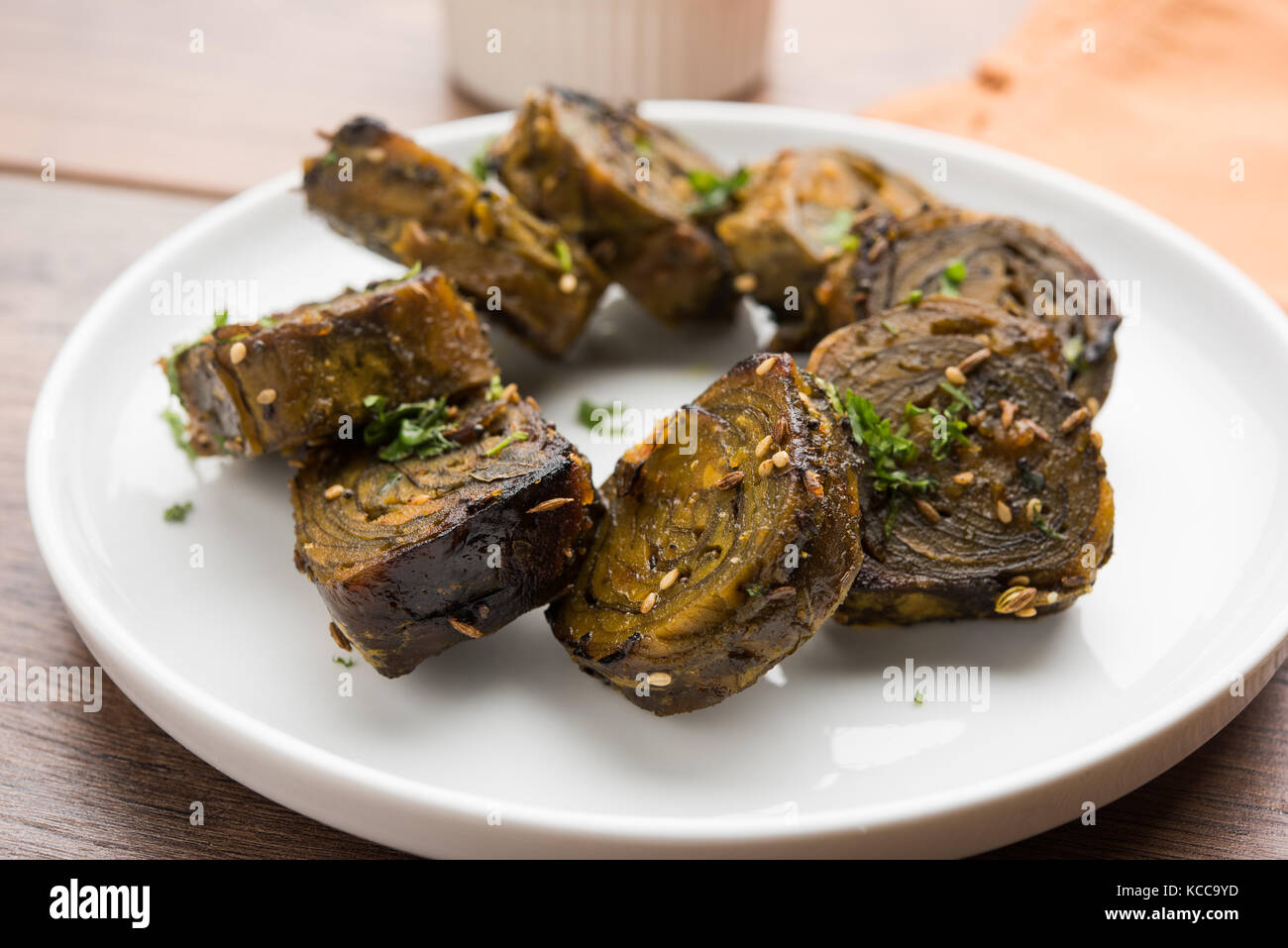 Patra or Paatra or Alu Vadi is a popular maharashtrian and Gujrati ...