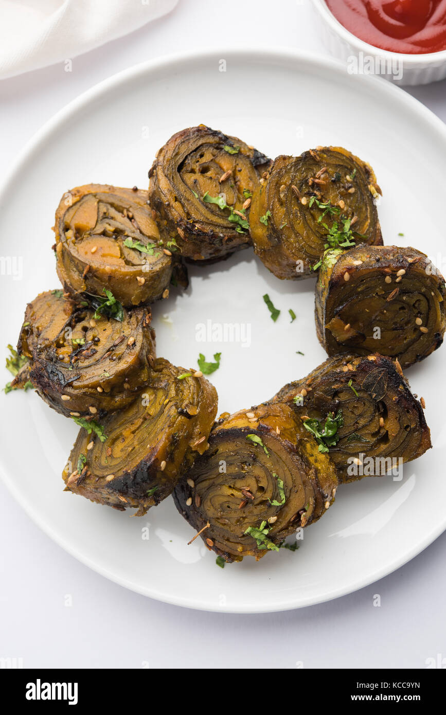 Patra or Paatra or Alu Vadi is a popular maharashtrian and Gujrati ...
