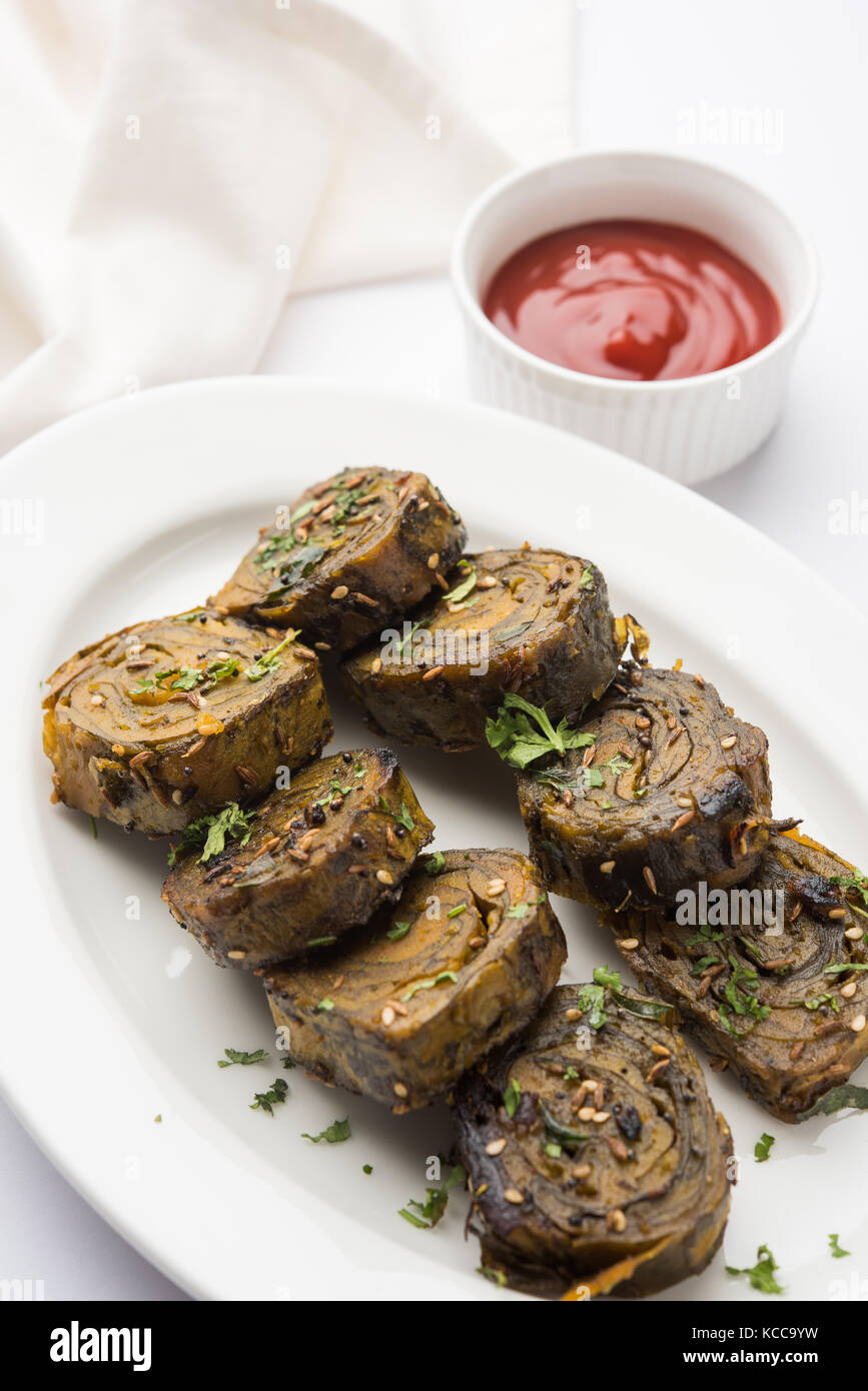 Patra or Paatra or Alu Vadi is a popular maharashtrian and Gujrati ...