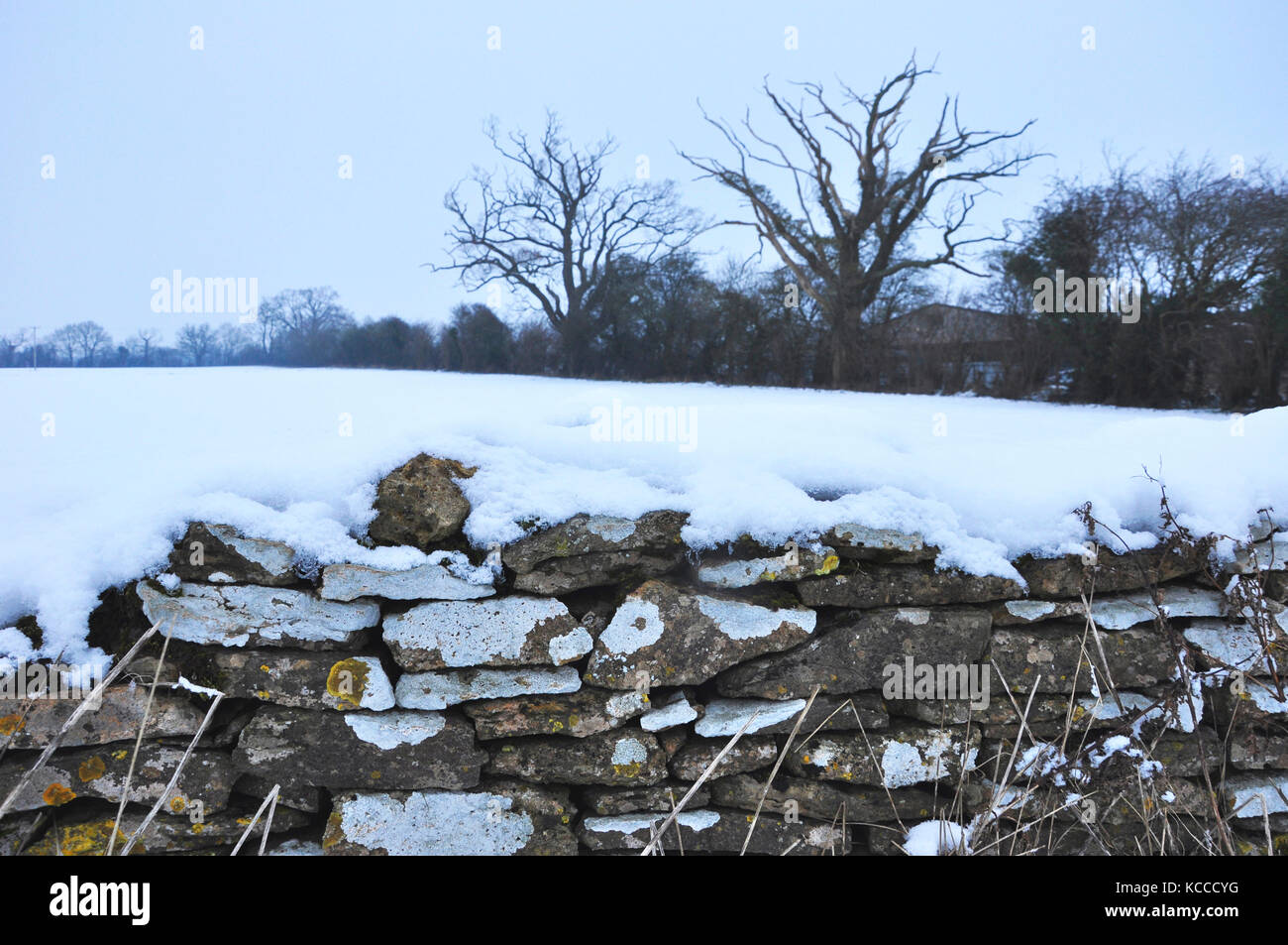 Cotswold stone uk hi-res stock photography and images - Alamy