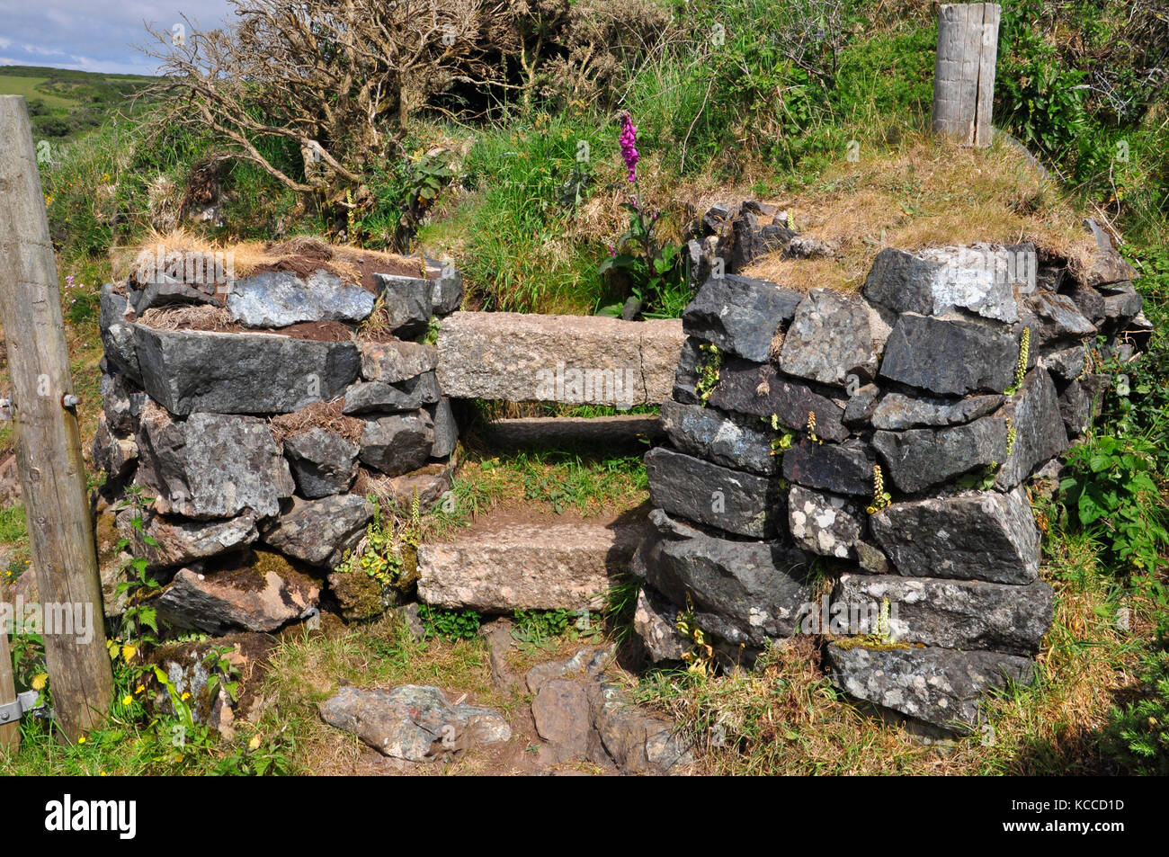 Granite stone wall hi-res stock photography and images - Alamy