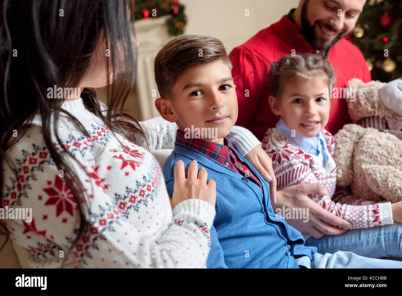 happy family at christmas Stock Photo - Alamy
