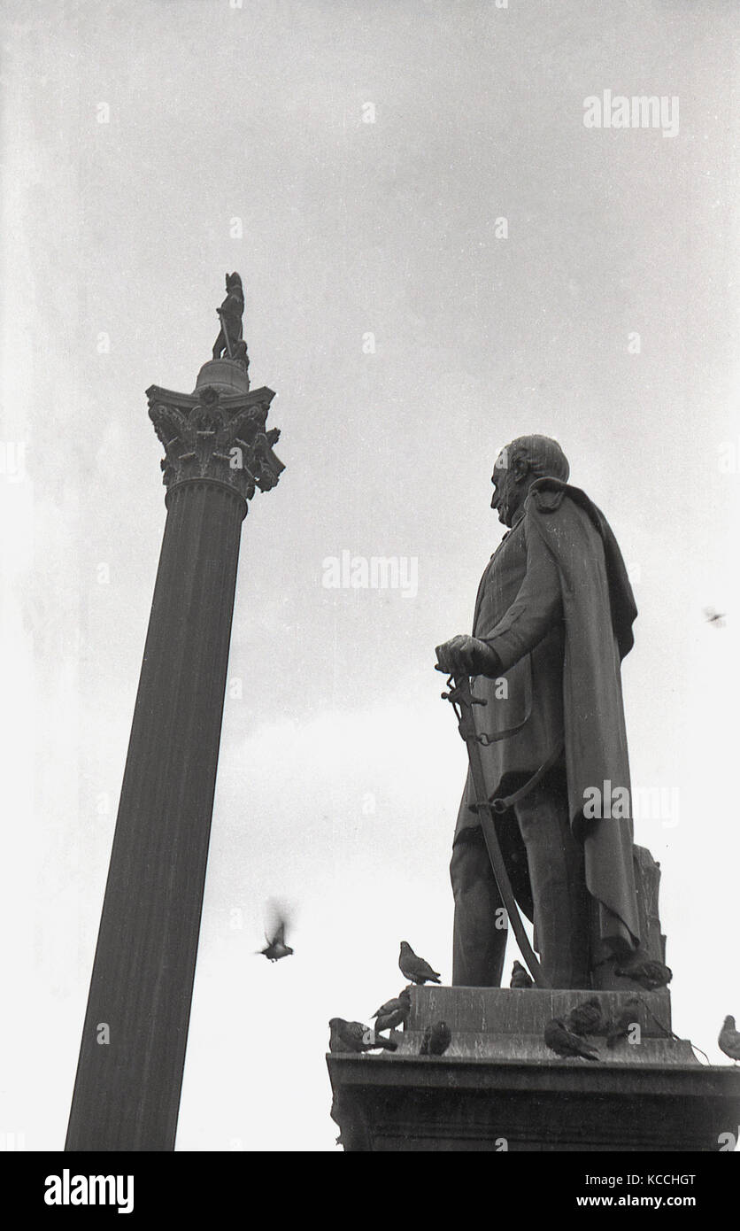 Historical picture from the 1940s showing the famous Nelson's Column at ...