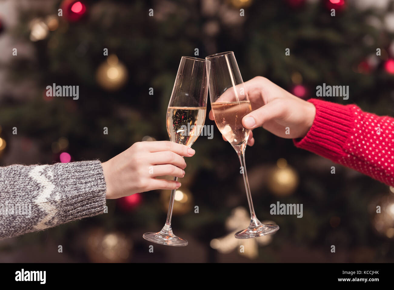 couple drinking champagne Stock Photo - Alamy